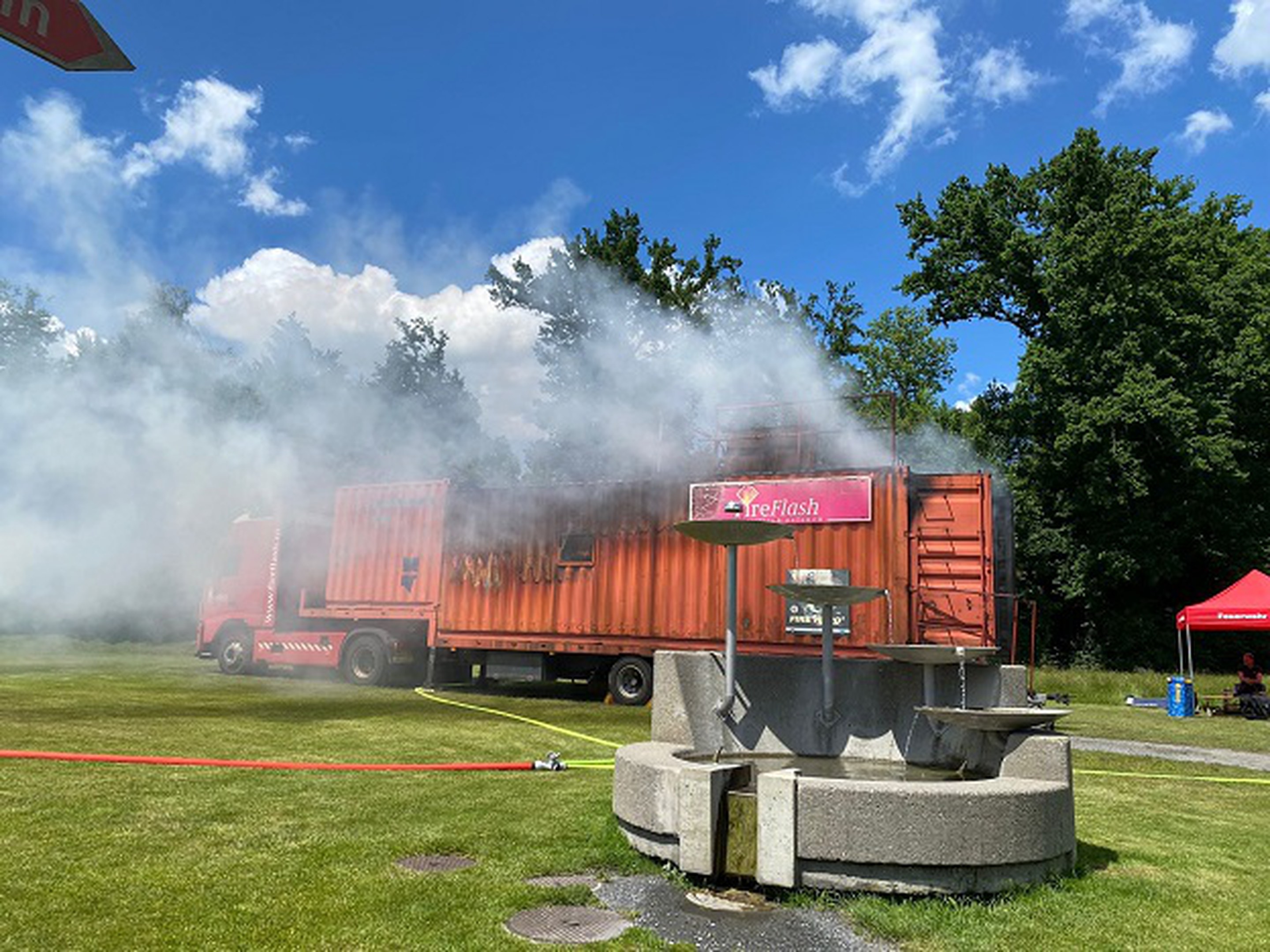 Flashover-Übungscontainer — Feuerwehr Hünenberg